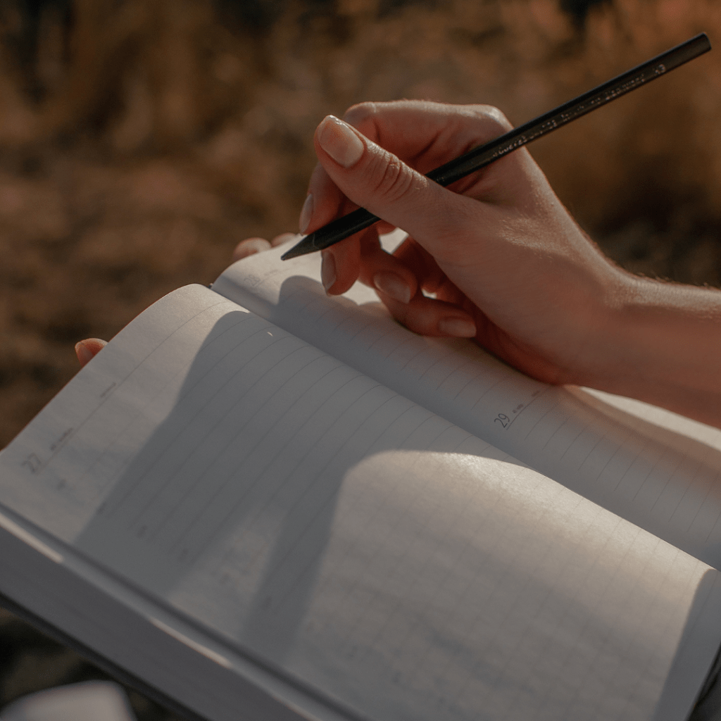 10 Amazing Benefits of Journaling with 20 Mindful Prompts