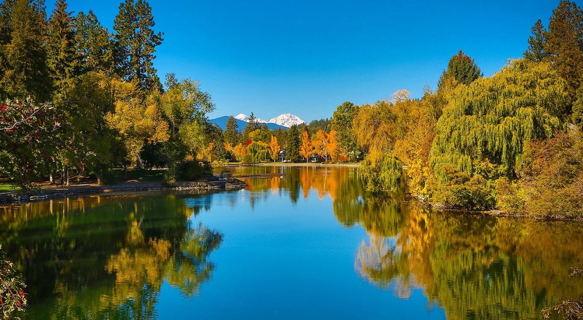 15 Affordable Small Towns for Weekend Getaways (US Version)