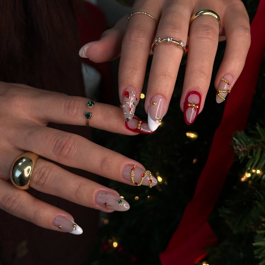 19 Understated Soft Glam Holiday Nails That Feel Festive